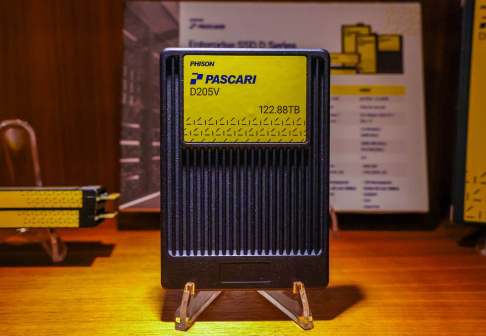 PHISON - PASCARI D205V 122.88TB NVMe SSD at FMS 2025 - Phison Blog